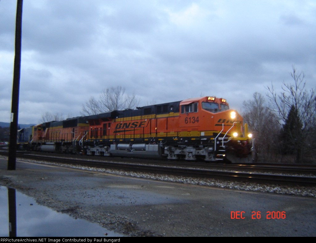 BNSF 6134 ES44AC 12/26/2006